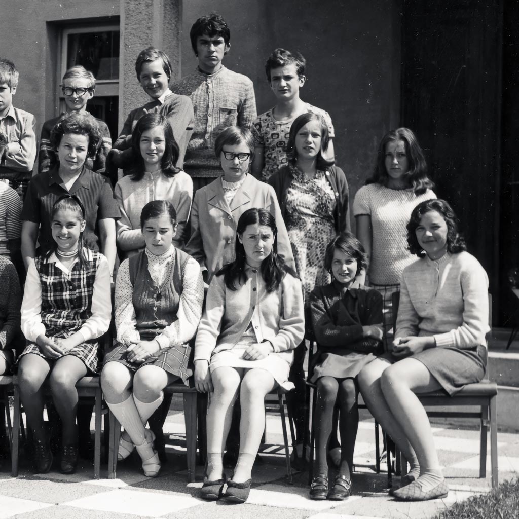 Rakek 1972/73 – 7. razred | Stare slike